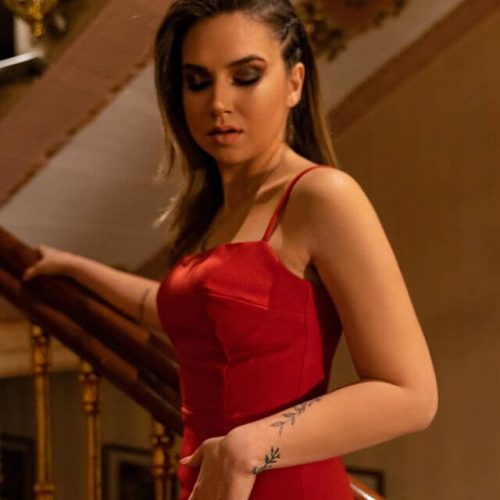 Şarkıcı Ece Mumay Kimdir? Nereli, Hayatı ve Tüm Biyografisi | Prusa Haber